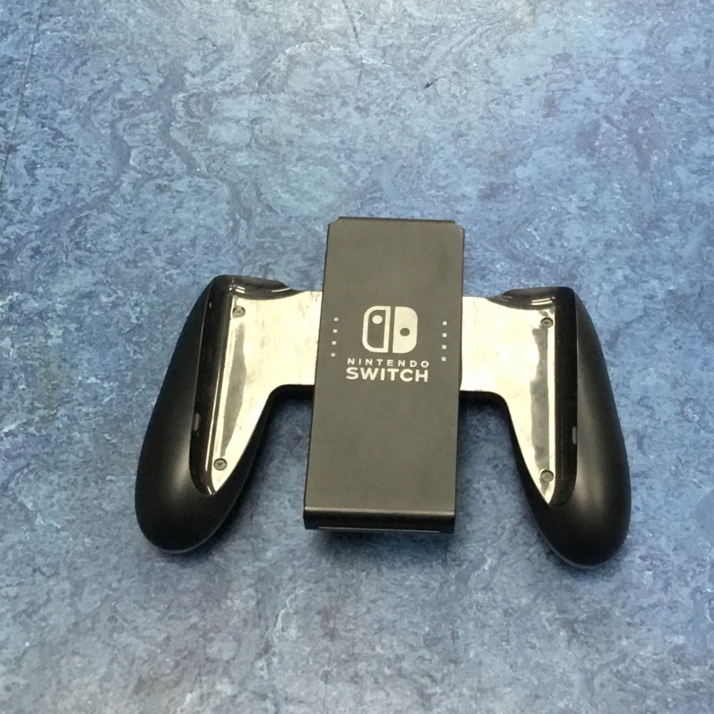 Pre-owned Nintedo Nintendo Switch controller grip - Own4Less